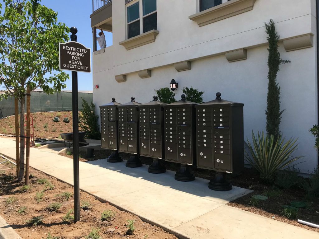 Mailboxes R Us / Hillcrest Construction | Photo Gallery